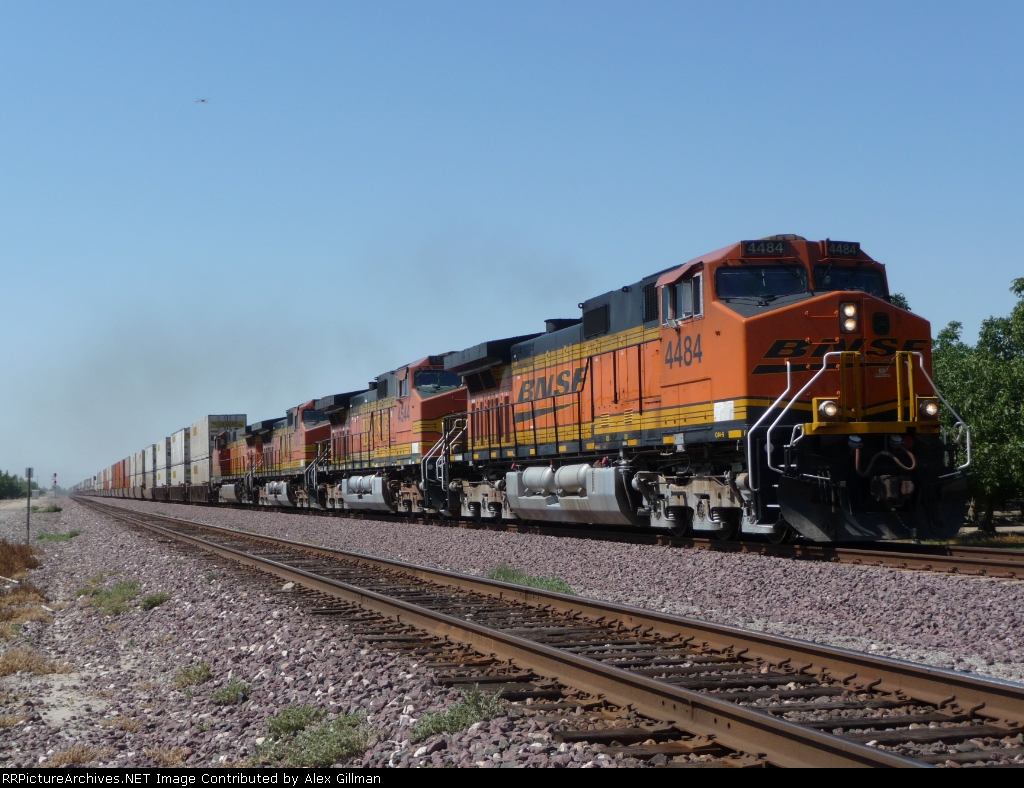 BNSF 4484 West